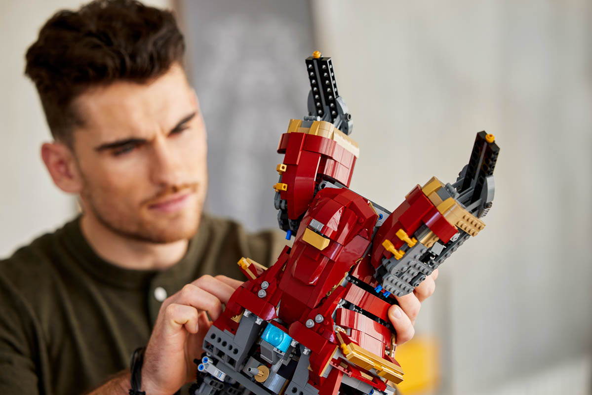 10 years of Super Heroes: 76210 LEGO® Marvel™ Iron Man™ Hulkbuster ...
